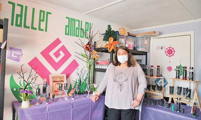 Taller Amabel: de la enseñanza a los tallados en cristal | La Prensa ...