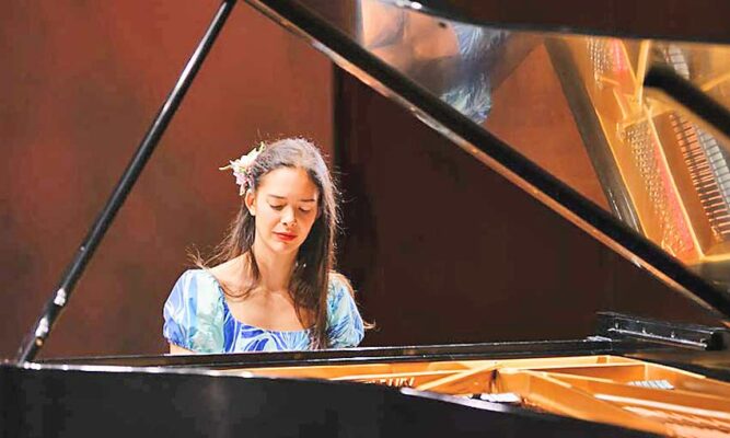 SCD celebra inédito primer lugar de pianista chilena Mahani Teave en ...