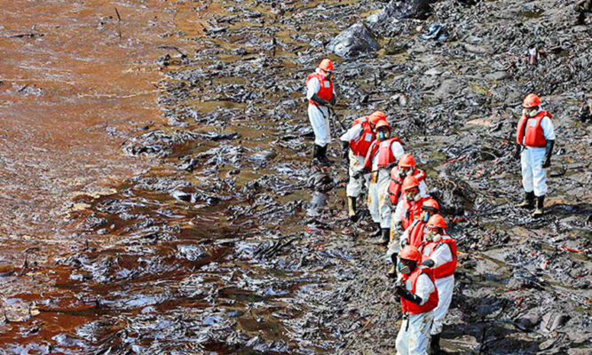 Gobierno de Perú paraliza el suministro de petróleo en refinería de ...