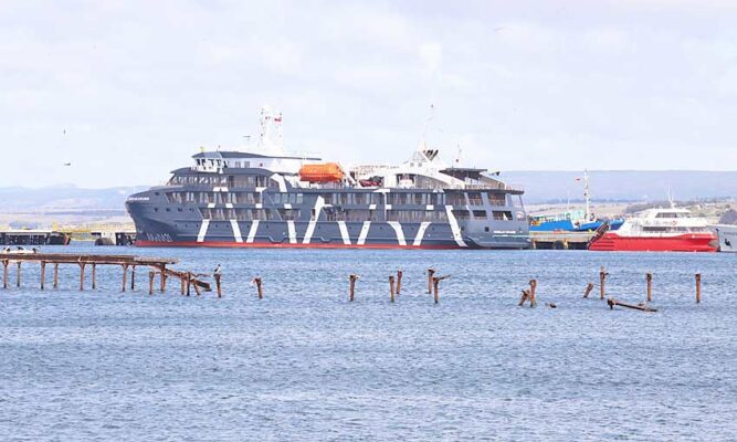Con la llegada del crucero Magellan Explorer se inicia temporada de ...
