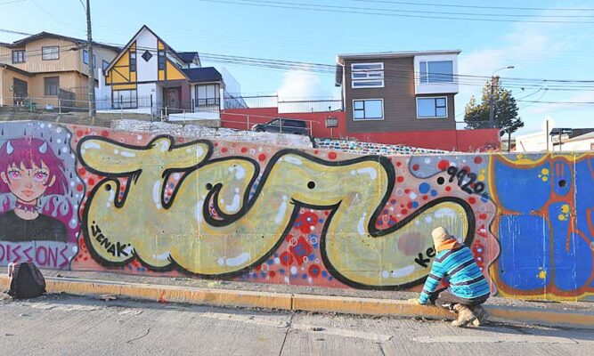 Encuentro de grafiteros pintó mural en Pérez de Arce con Río de la Mano ...
