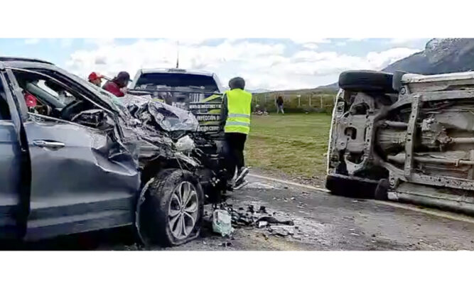 Colisión de automóvil particular con ambulancia en antesala de Las 3 ...