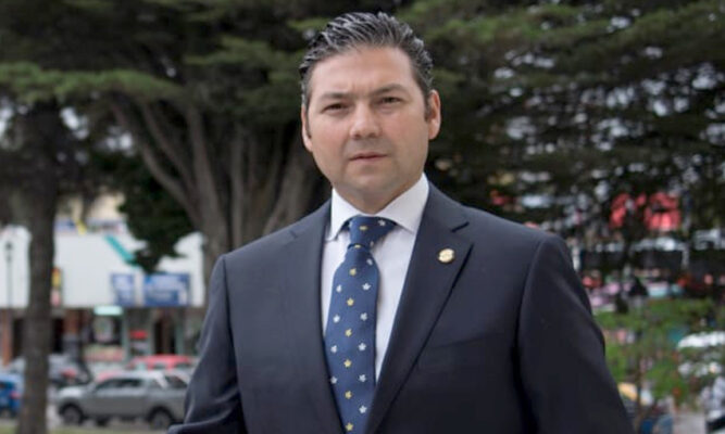 Fiscal Eugenio Campos se postula como candidato regional a la Fiscalía Nacional | La Prensa Austral