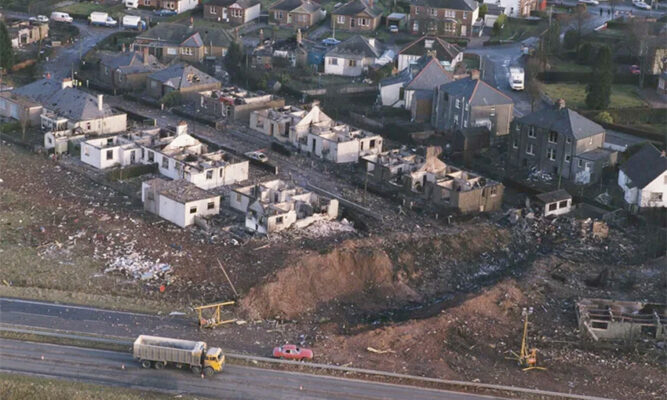 La tragedia de Lockerbie: la bomba que desintegró un avión y sembró ...