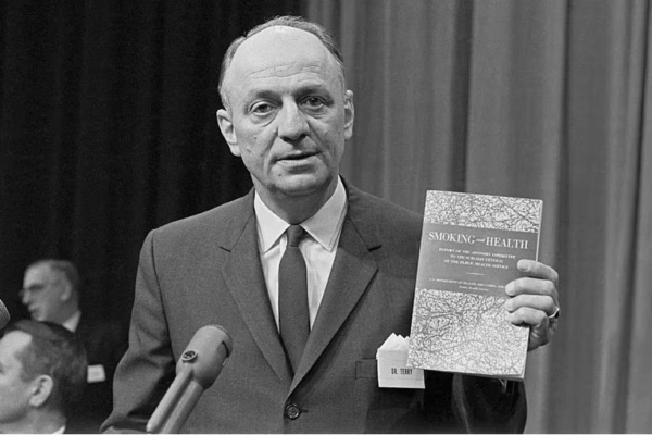 La historia de Luther Terry, el doctor antitabaco y su informe que ...