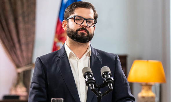 Desaprobación del Presidente Boric subió 9 puntos y alcanzó peak de 70% ...