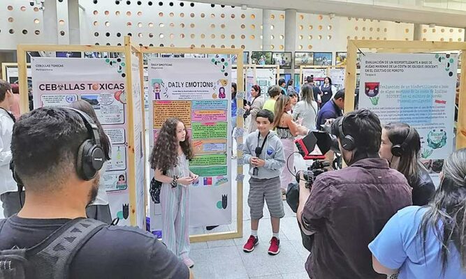 Alumnas del Liceo María Auxiliadora ganaron en Congreso de Explora realizado en Santiago | La ...