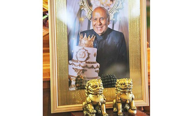 A los 91 años fallece el patriarca de la familia hindú, Dwarkadas ...