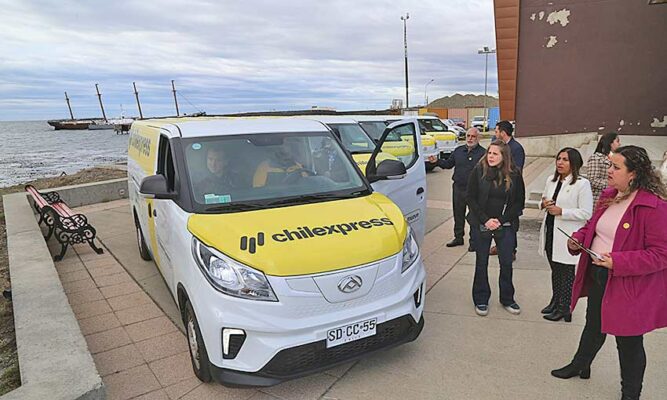 Chilexpress estrena flota eléctrica en Punta Arenas | La Prensa Austral