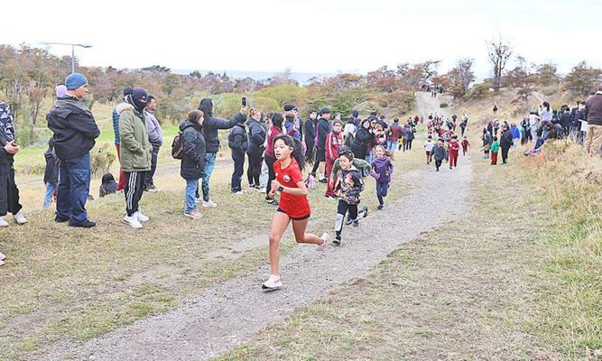 Más de mil personas participaron en corrida de aniversario del ...