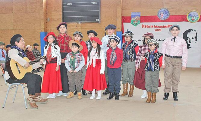 Trece escuelas rurales funcionan en la región | La Prensa Austral