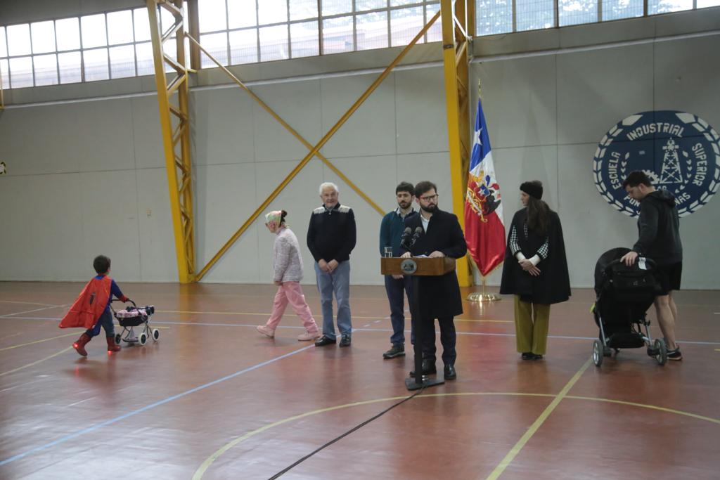 BORIC Y TODA SU FAMILIA | La Prensa Austral