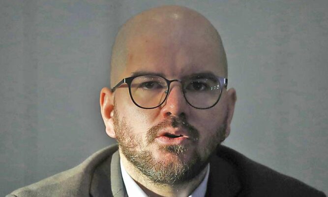 Giorgio Jackson espera que los autores “materiales e intelectuales” del ...