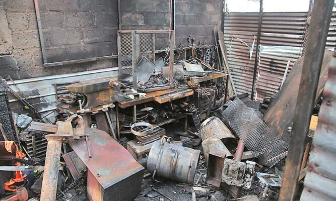 Municipio fue en ayuda de damnificados por incendio en población Cecil ...