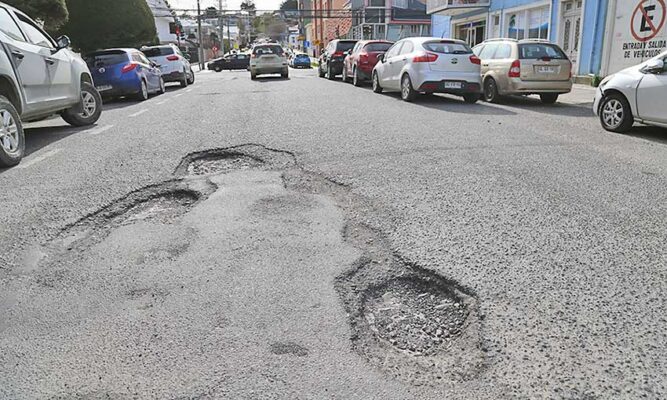 Municipio busca “solución parche” para reparar más de 300 hoyos de las ...
