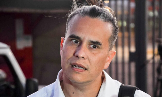 Ordenan prisión preventiva para ex seremi Carlos Contreras acusado de ...