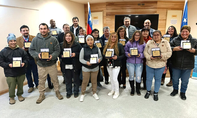Municipalidad de Porvenir premió a trabajadores destacados | La Prensa ...