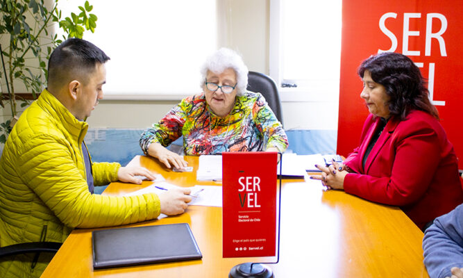 Ana Mayorga se inscribe como candidata a alcaldesa de Natales | La ...