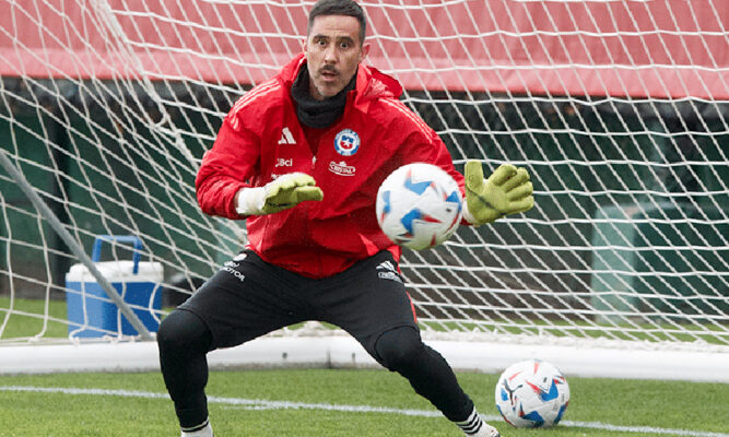 Claudio Bravo inicia en Punta Arenas su gira de despedida del fútbol ...